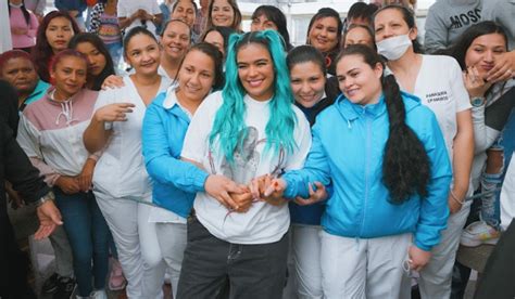 Karol G anunció el lanzamiento de Casa Con Cora