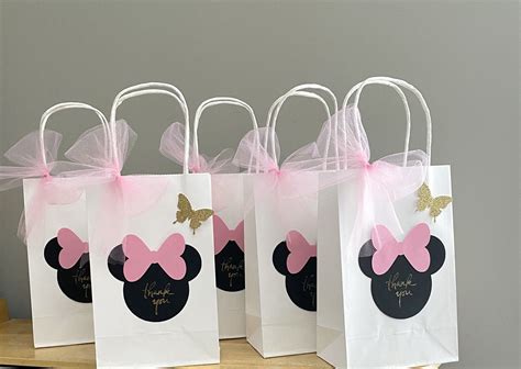 Sweet And Adorable Minnie Mouse Party Ideas Shelterness Artofit