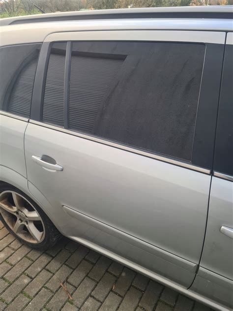 Drzwi Prawe Tylne Kompletne Opel Zafira B Kod Lakieru Z157 Drzwi Prawe
