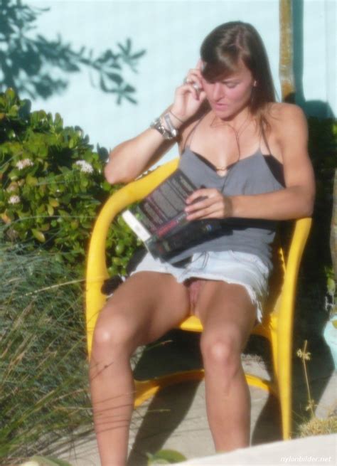 Ohne Höschen unter dem Rock Deine Nylon Bilder Galerie