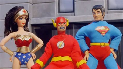 Frango Robô Versões Negativas da Liga da Justiça Dublado Robot