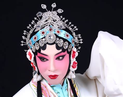Exploring The History Characteristics And Significance Of Peking Opera