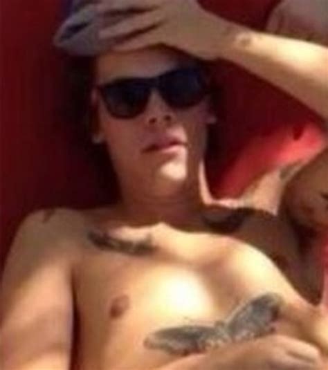 Harry Styles Gets Naked In New Movie Naked Male Celebrities