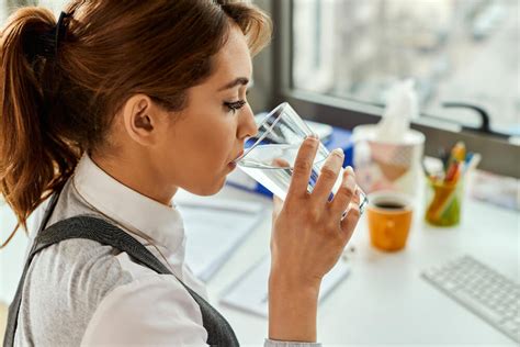 Los increíbles beneficios de beber agua para tu salud Aqualivery