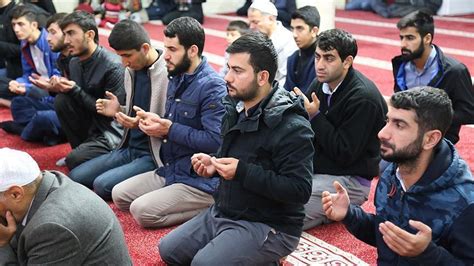 Nafile namazı nedir nasıl kılınır Nafile namazı kaç rekat Hürriyet