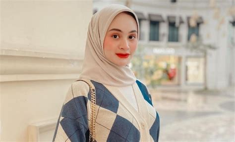 Sabrina Salsabila Biodata Profil Fakta Umur Agama Suami