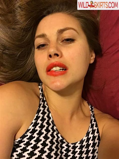 Lillias Right Rightlillias Lillias Right Lilliasright Nude