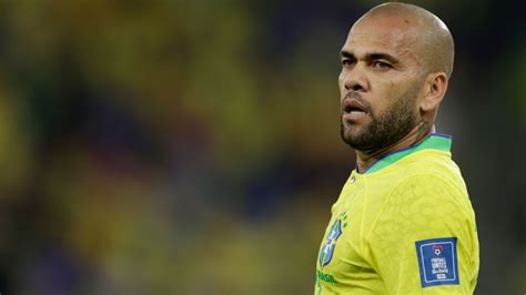 Irm O De Daniel Alves Se Revolta Boato De Que O Jogador Morreu Na