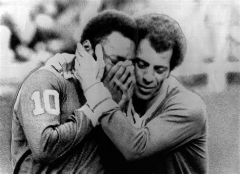 Pelé no dicionário entenda o significado do novo adjetivo da Língua