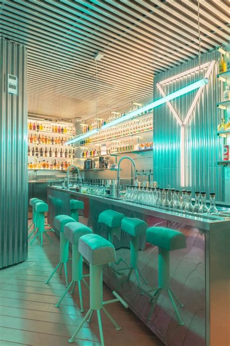 Naked And Famous Cocteler A De Kresta Design En Sevilla