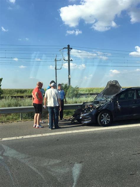 Blocaj pe Autostrada Soarelui după un accident grav Şase maşini au