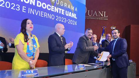 Reconocen a profesores egresados del Programa de Capacitación Docente