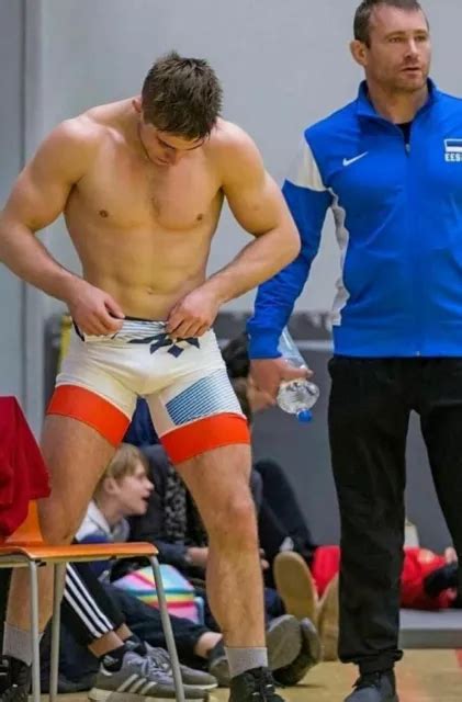 SHIRTLESS MALE MUSCULAR Athletic Wrestling Sports Jock Hunk Man PHOTO