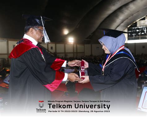 WISUDA TELKOM UNIVERSITY 260823 FTE S1 TEKNIK TELEKOMUNIKASI DEKAN 081