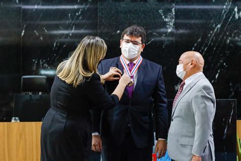 Rafael Fonteles é homenageado pelo Tribunal de Justiça Medalha do