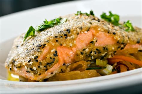 Salmón al horno con salsa de mostaza y miel