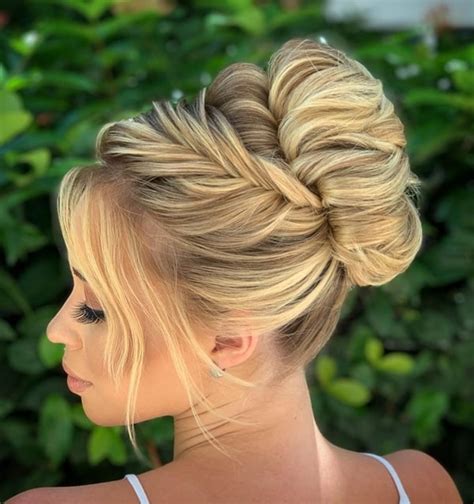 Penteado De Festa 40 Ideias Madrinhas De Casamento E Formandas