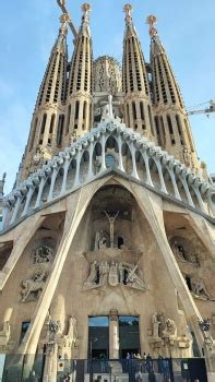 Solve Sagrada Familia BARCELONA Jigsaw Puzzle Online With 120 Pieces