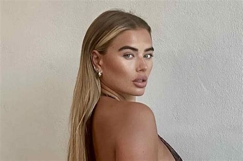 Estrela de reality deixa seguidores babando após posar biquíni