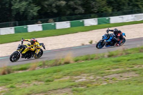 Circuittest Honda Cb Hornet Vs Suzuki Gsx S Mot Om De
