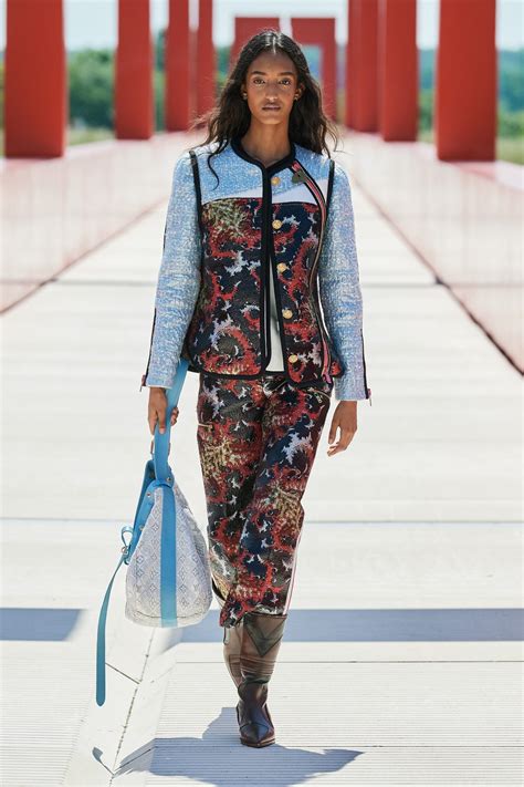Louis Vuitton S Cruise 2022 Collection Was A Utopian Paradise Vogue