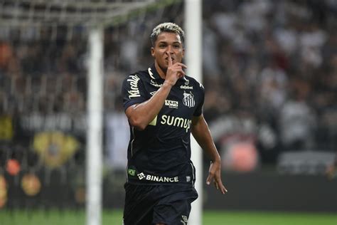 Marcos Leonardo está invicto e tem ótima média de gols contra o