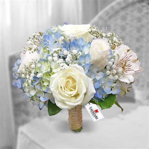 Buquê de Noiva Para Casamento Civil Astromelias e Rosas Brancas