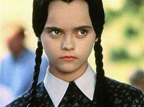 Como está a Wandinha da Família Addams hoje em dia Veja agora