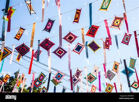 Ojo de Dios un símbolo local y una artesanía de la cultura indígena
