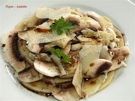 Carpaccio De Champignons De Paris Au Vinaigre Balsamique Pique