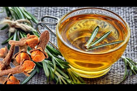 Beneficios Del Clavo Con Romero En El Cabello