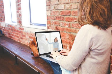 Curso Online Ou Curso Presencial Qual O Melhor Para O Seu Filho