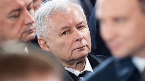 Nowy sondaż PiS traci poparcie Andrzej Duda wygrywa w II turze