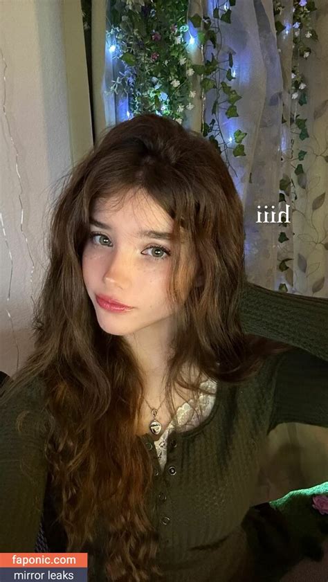 Emmybeehz Aka Emmyuh Aka Emmyurr Nude Leaks Onlyfans Faponic