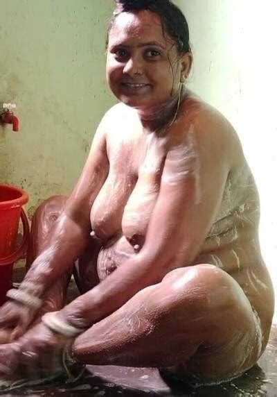 Milf Hot Mature Sexy Desi Aunty Xxx Nude Bathing Mms HD