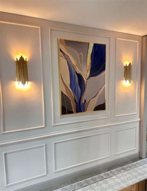 10 Inspirasi Wall Moulding Ruang Tamu Untuk Keindahan Dan Dimensi Yang