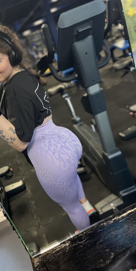 Bubble Butt Cheating Gf Shes So Horny Rgymsharknsfw