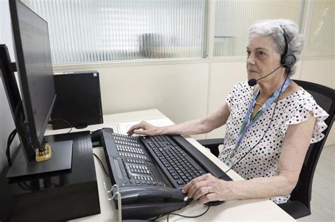 Telefonista Da FAEP Completa 50 Anos De Casa Como A Voz Que Acolhe