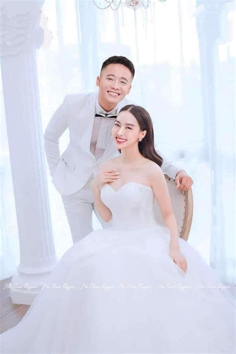 Rò rỉ ảnh cưới của Hoa hậu Thùy Tiên và Quang Linh Vlog thực hư ra sao