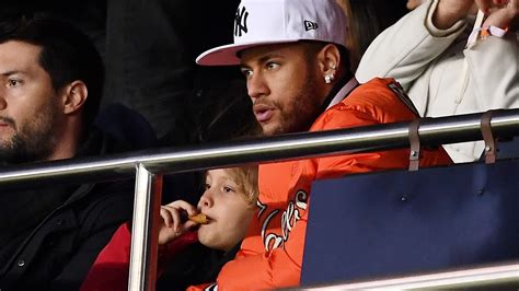 Revue De Presse Pros Neymar Laiss Au Repos Avant Madrid Globo