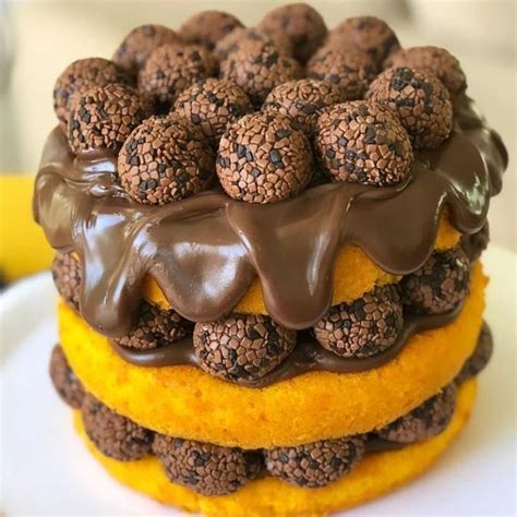 Bolo Naked Cake De Cenoura E Brigadeiro De Chocolate Food Baking