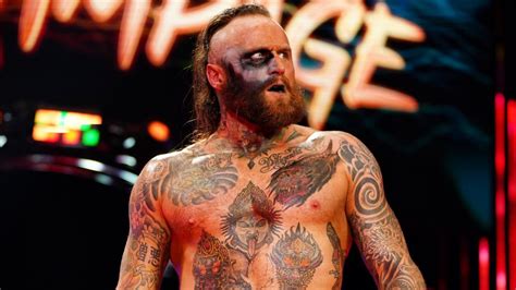 Malakai Black anuncia que hará una pausa en su carrera como luchador