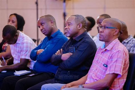 MKURUGENZI WA KURUGENZI YA MAWASILIANO YA RAIS IKULU AZUNGUMZA NA
