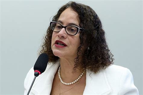 CCT aprova convite para ministra da Ciência e Tecnologia Luciana