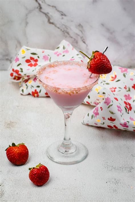 Best Strawberry Shortcake Martini Cocktail Recipe Easy And Simple