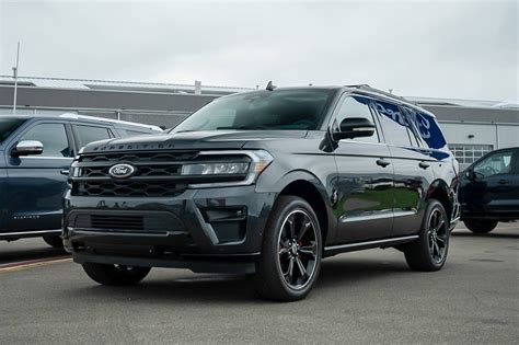 2022 Ford Expedition Limited Black
