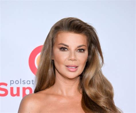 Edyta Górniak w czerwonej sukni Opadły nam szczęki wygląda jak