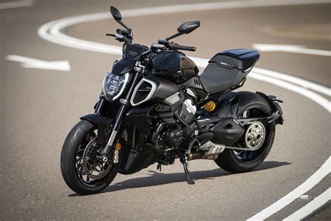 2023 Ducati Diavel V4 First Ride Motorcycle Review RevZilla