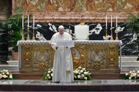 Bendición y mensaje Urbi et Orbi Actividades del Santo Padre