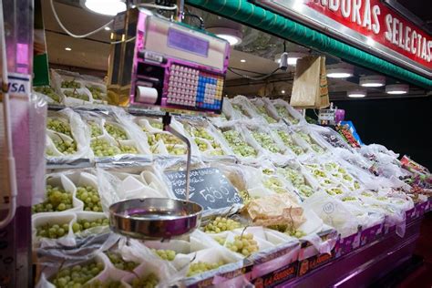 El Gobierno prorrogará la rebaja del IVA de los alimentos porque sus